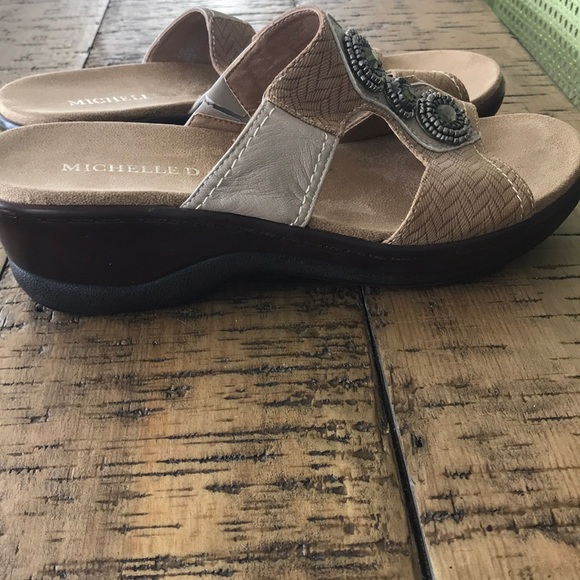 Michelle D | Shoes | Michelle D Tan Sandal With Embellishment Size 82 ...